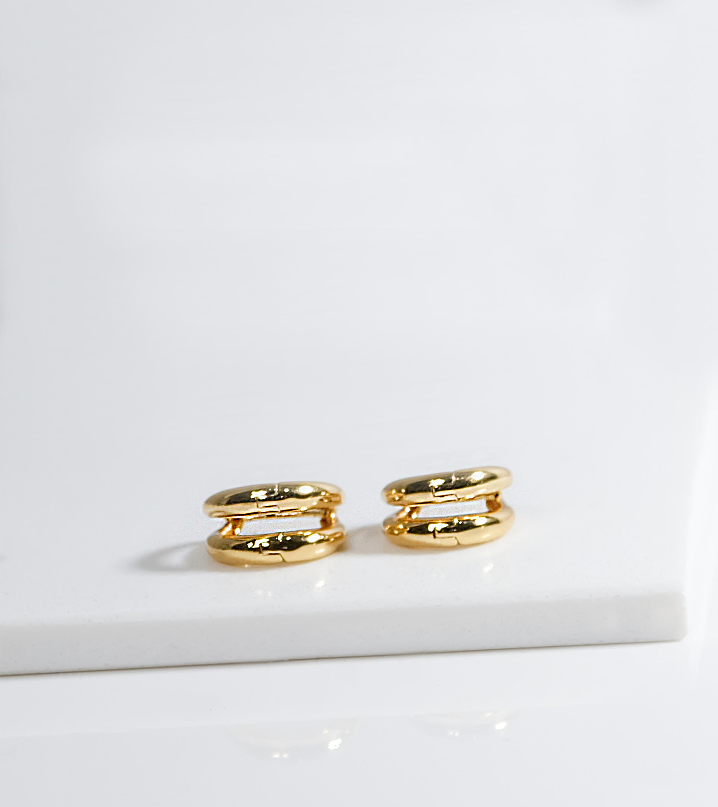 Golden Hug Hoops – Lark and Berry